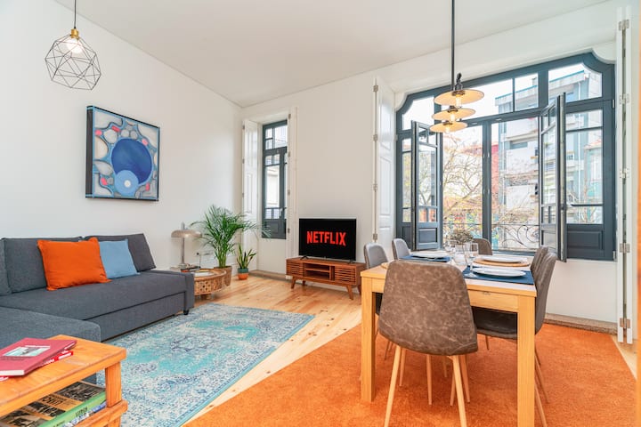 Gorgeous And Central Flat W. View To Charmy Square - Oporto