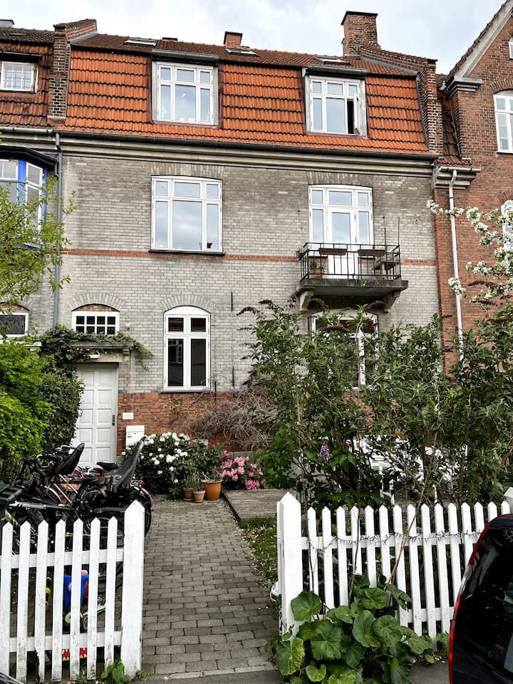 Skønt Byhus I København Med Gårdhave. - Copenhagen