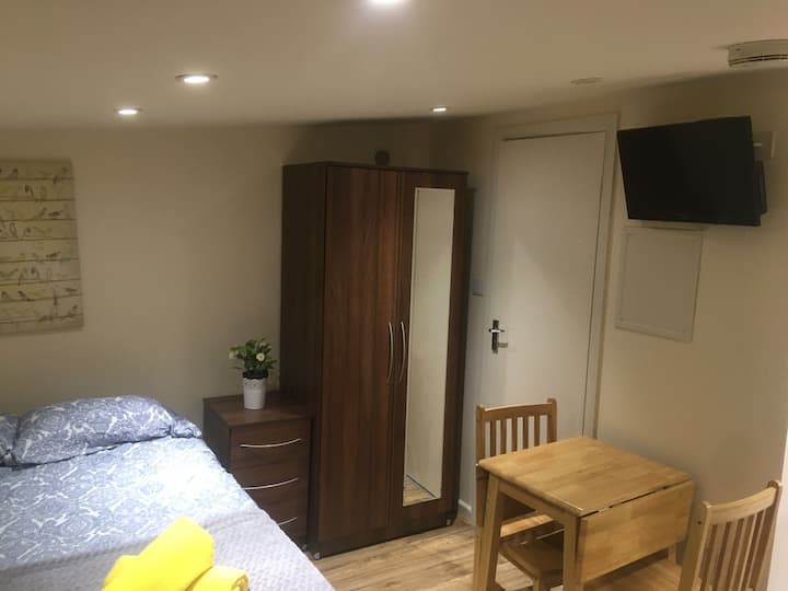 Fantastic Private Cabin Studio New - Stanmore - London