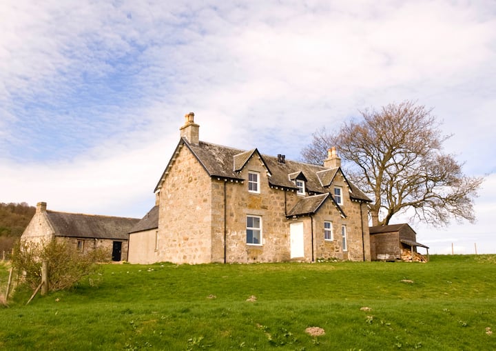 Accommodation In Scottish Highlands For Up To 25 - Grantown-on-Spey