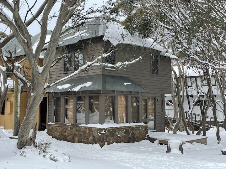 Mt Hotham Modern Family Snow Home - Harrietville