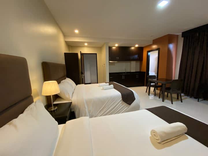 Cozy Premium Bedrooms Fit For 3 To 4 Persons - Baclayon