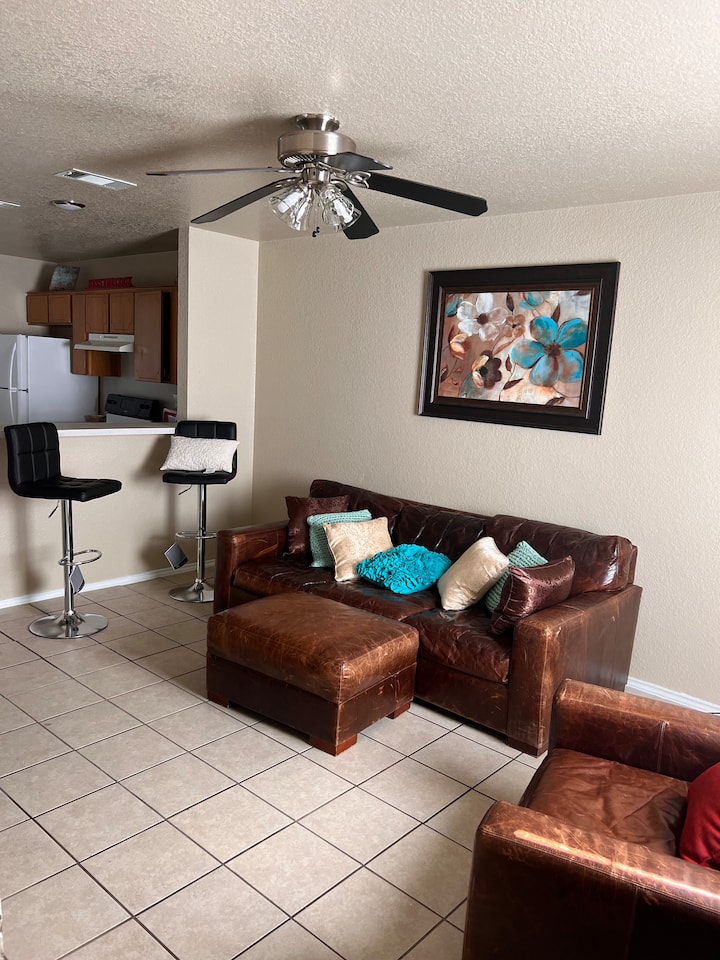 Lovely 2 Bedroom Townhome With Parking - Killeen, TX