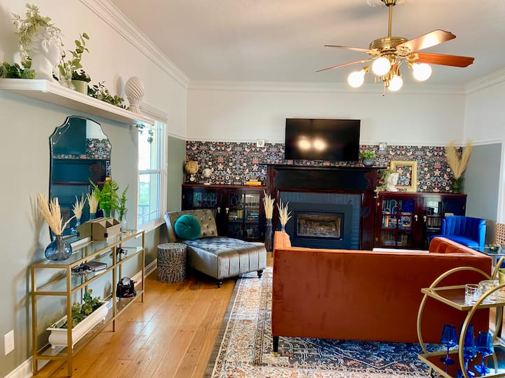 “Limelight” Downtown Cedar City Historic Cottage - Cedar City, UT