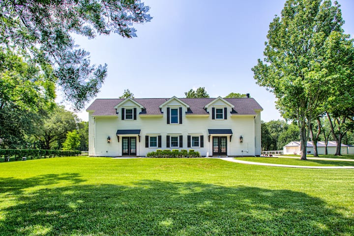 Beautiful Ranch For Family Staycations And Events - 시에나