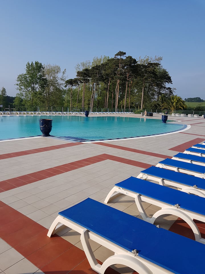 Appartement De 26 M² Exposé Sud Est Avec Piscine - Hendaye