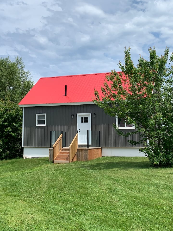 Red Roof Luxury Cottage - Prince Edward Island