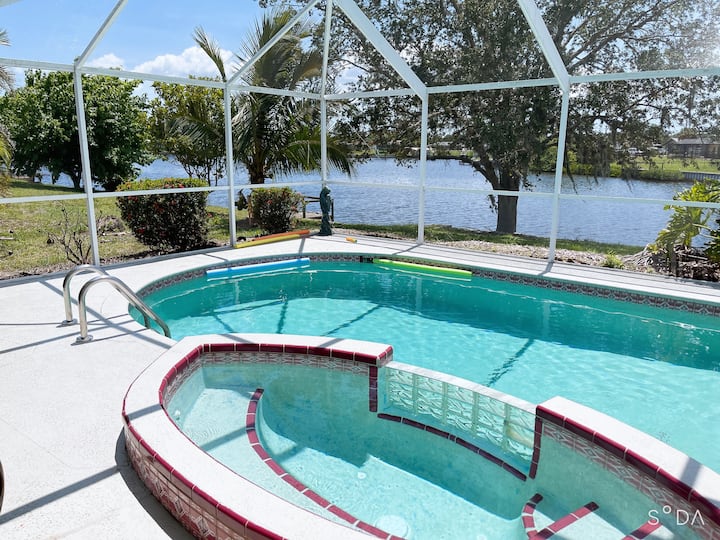 Luxury Home, Pool Barnspa + Sunset Open Water View - Port Charlotte, FL