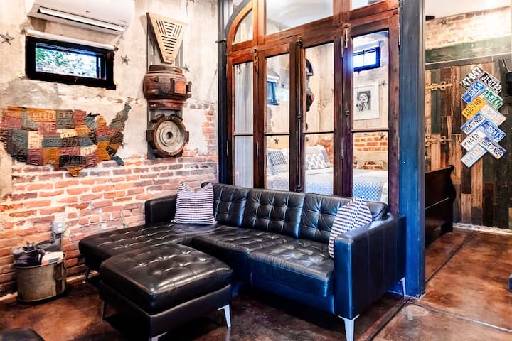 Historic Carriage House In Denver's Oldest Neighborhood - Denver, CO