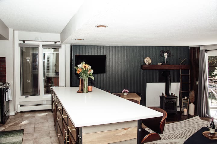 Cosy 2 Bedroom Condo On Peak 8 - Amazing Location! - Breckenridge, CO