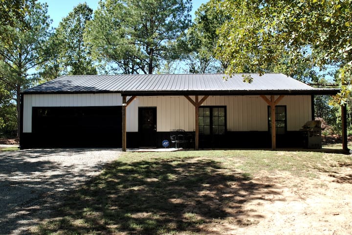 Modern Farmhouse Within Walking Distance To Beach - Lake Eufaula, Eufaula