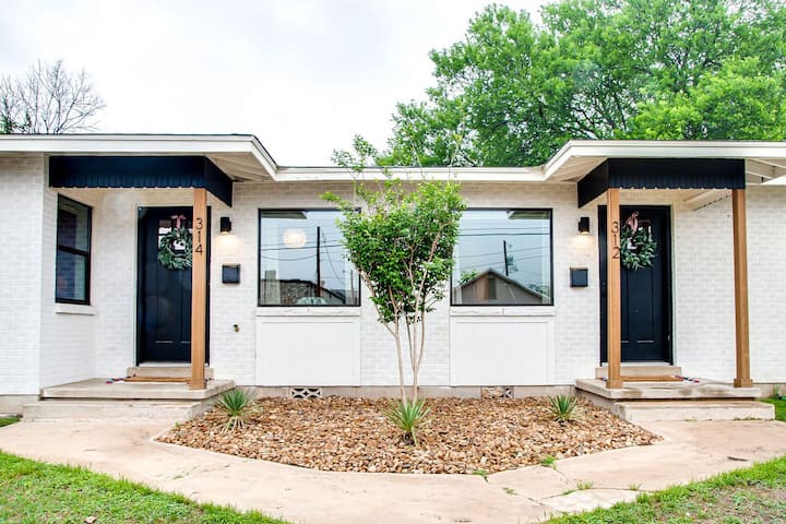 2 Private Units-4 Bed 2 Bath-off The River Trail - Kerrville, TX