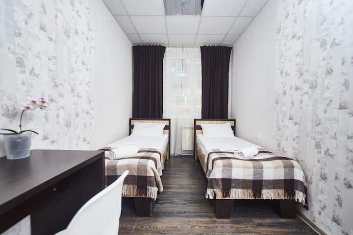Room With Private Bathroom. City Center. Odesa - Odessa