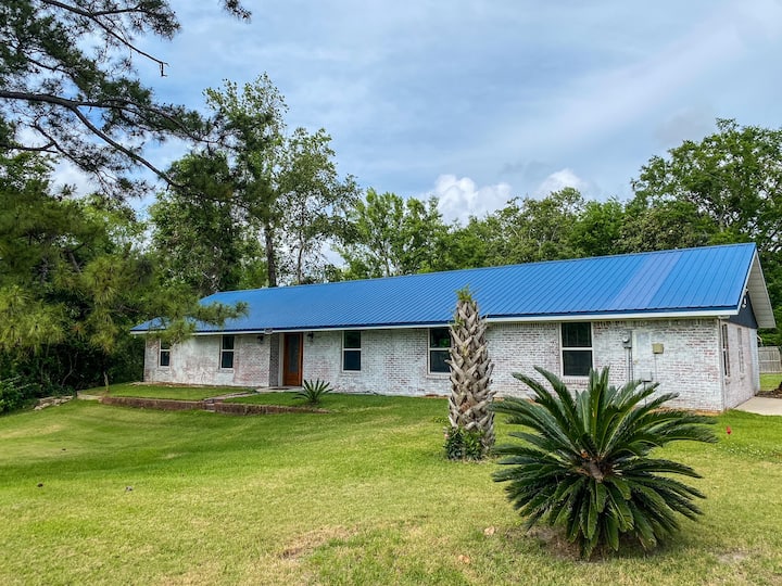 4br/3ba Close To Beach & Downtown! Pine Ridge - Biloxi, MS