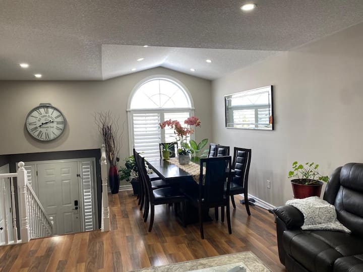 Super Cute And Cozy Bungalow Minutes From Falls - Niagara Falls