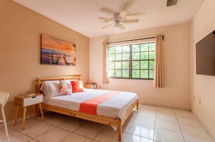 Raya’s Guest Suite - North Miami, FL