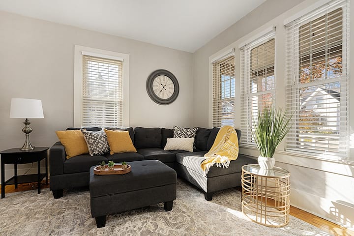 Relax, Unwind And Make Yourself At Home! - Appleton, WI