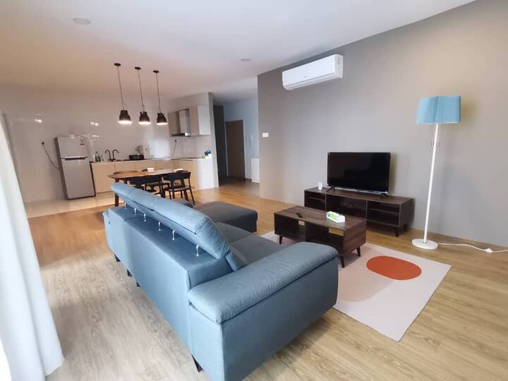 Skai, Opposite Kuching Airport - 2br 4 Pax - Sarawak