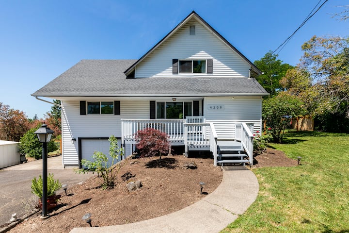 Reggie's Place - Houses for Rent in Oak Grove, Oregon, United States ...