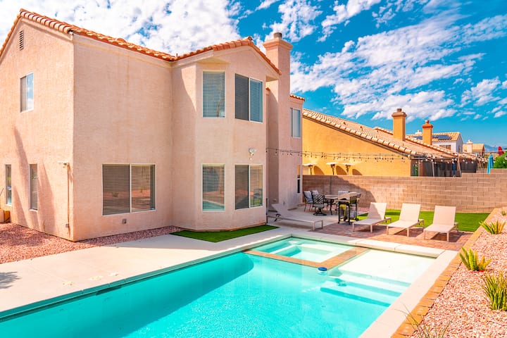 New Pool/spa & Pool Table @ 6br Refined Vegas Stay - North Las Vegas, NV