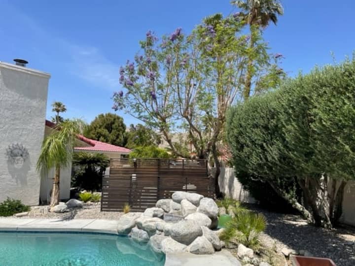 Golf Retreat Near Palm Springs & Joshua Tree - Desert Hot Springs, CA