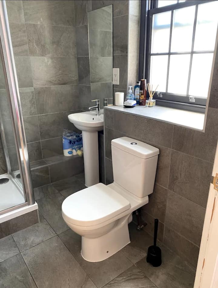 Modern Bright Two Bedroom Flat - Seconds To Tube - Greenwich