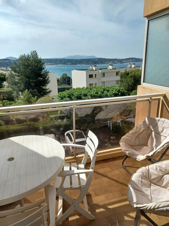 Plage à 5 Mn à Pied. Vue Mer. Clim.  Pk Gratuit. - Bandol