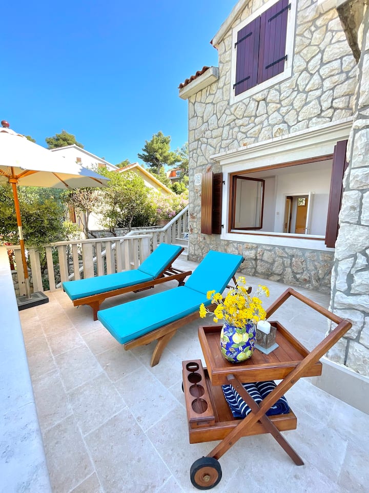 Hvar Island Seaside Villa (1st Row At Seaside) - Jelsa