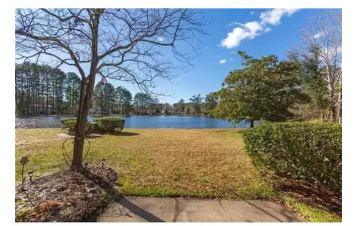 Lovely 2-bedroom Condo With Indoor Fireplaces. - Virginia State University, Petersburg
