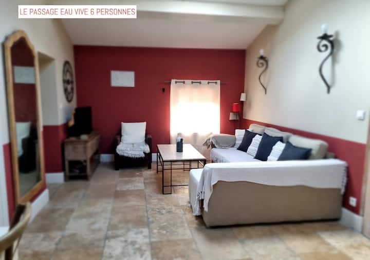 Au Pied De La Cité, 6 Personnes L'eau Vive - Carcasona