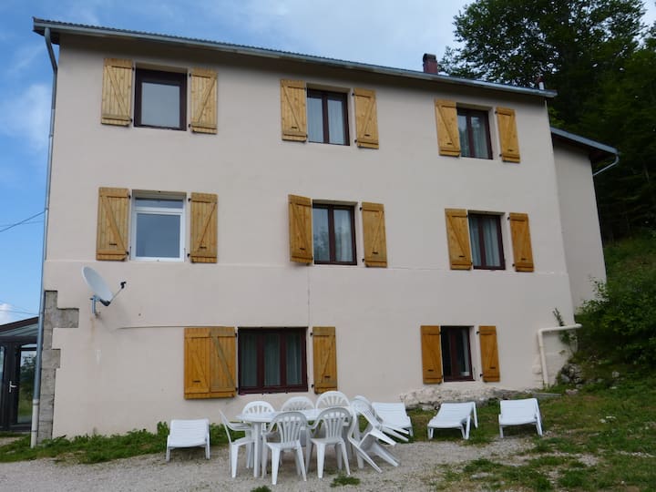 Gîte De 28 Personnes Au Cœur Du Jura - Lamoura