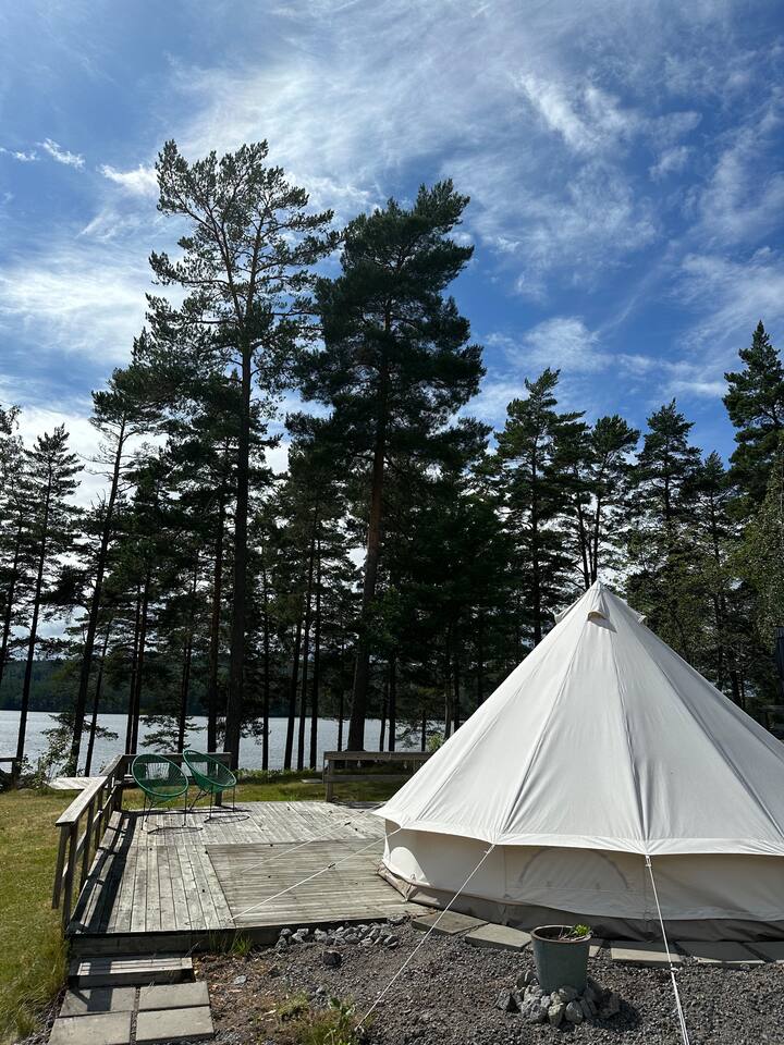 Glampingtält Med Sjöutsikt Vid Göta Kanal - Karlsborg