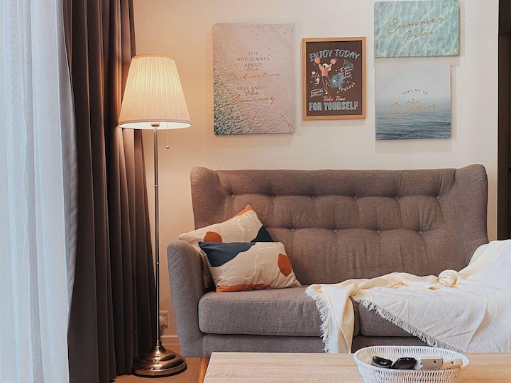 Netflix & Chill|2r1b|163mall|arcoris Soho|balcony - Petaling Jaya
