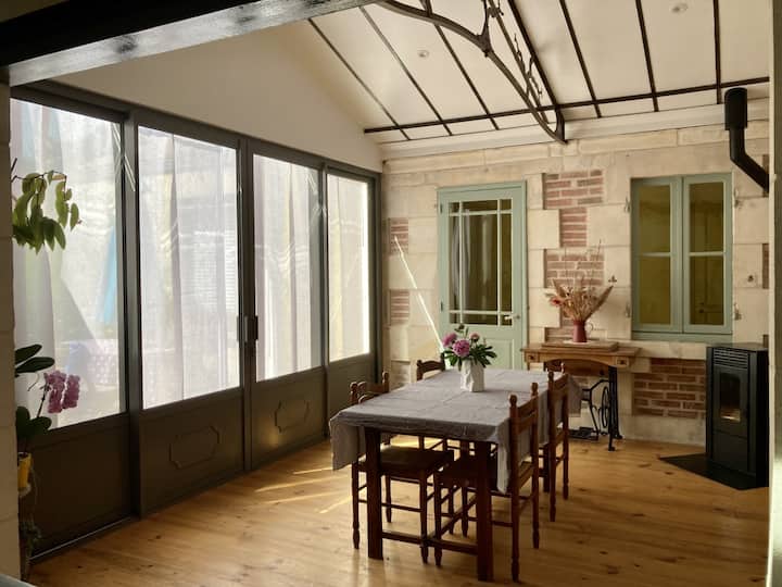 Agreable Maison De Ville Avec Jardin Et Terrasse. - Rochefort, France