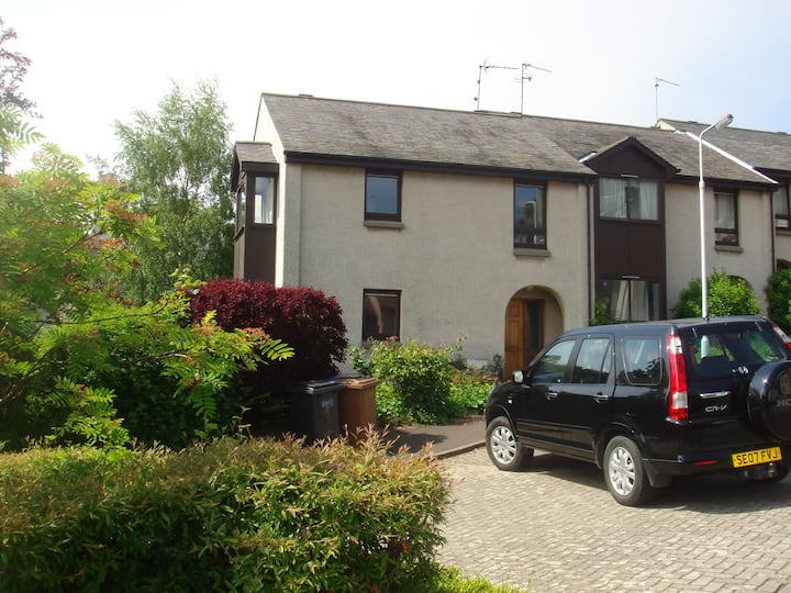 Available For Open, Near Town Centre With Parking - Saint Andrews