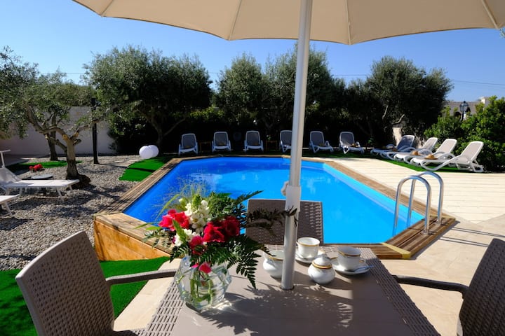 Villa Con Piscina,area Giochi,piscina E Forno - Martina Franca