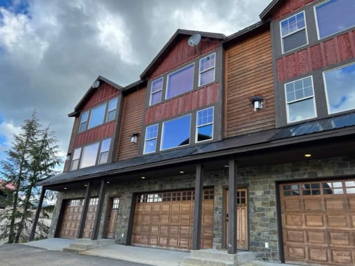 Schweitzer 4 Br Condo Within A Mile From Village - Sandpoint, ID