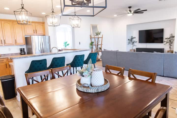 Beautiful 5 Bedroom Desert Retreat! - Buckeye, AZ