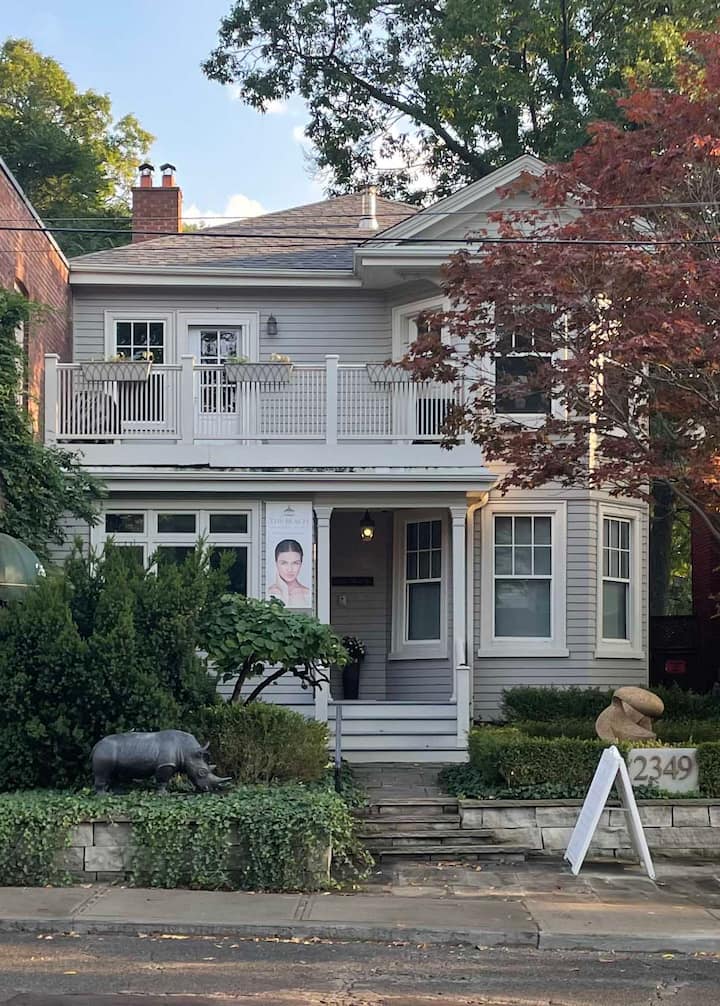 Two Bedroom Beach Apartment - Toronto