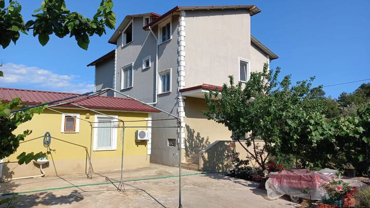 Doğayla Iç Içe Tatil Olanağı Sunan Bir Ev - Ortaca