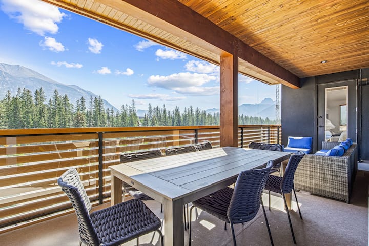 Serenity Villa At Tamarack - Canmore