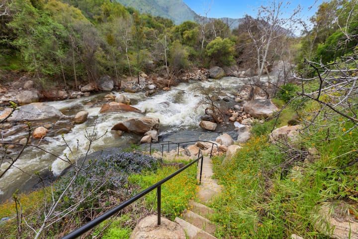 River’s Edge-stunning Views W/spa And River Access - Sequoia National Park