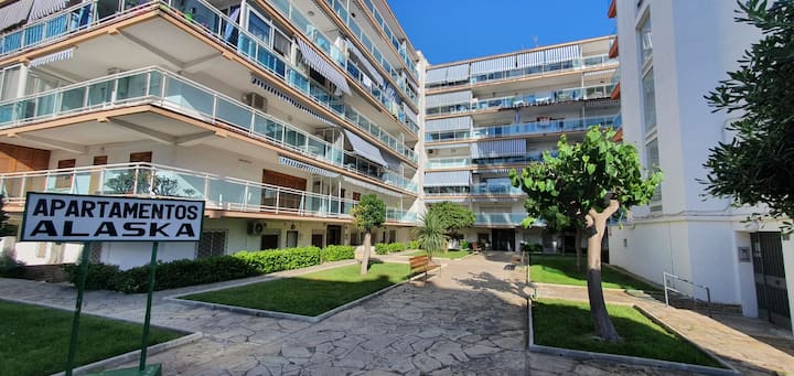 Bright, Spacious, Newly Decorated 2 Bedroom Flat. - Salou