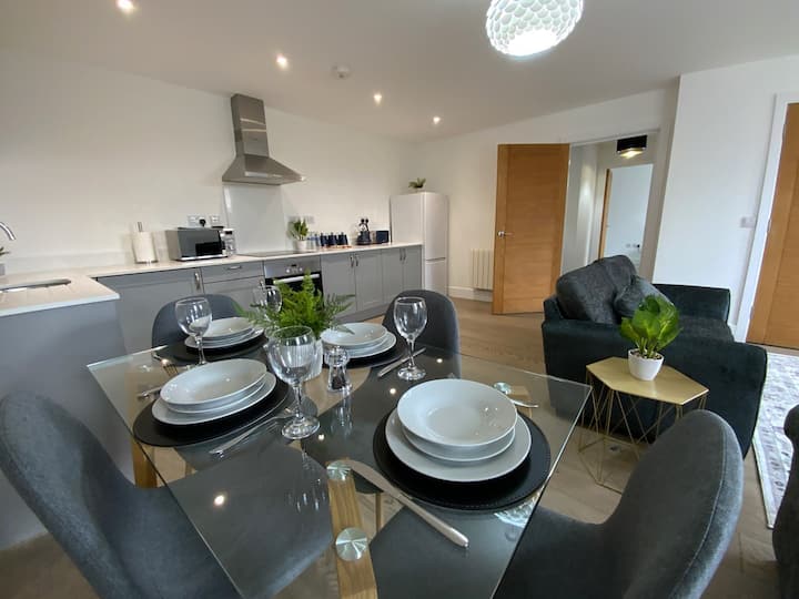 Modern 1 Bedroom Serviced Apartment With Garden. - Brentwood