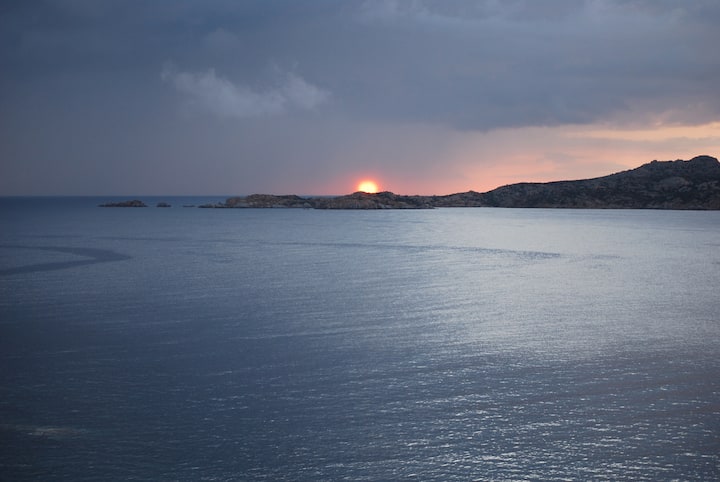 Apartment With Wonderful View On The Mediterranean - La Maddalena