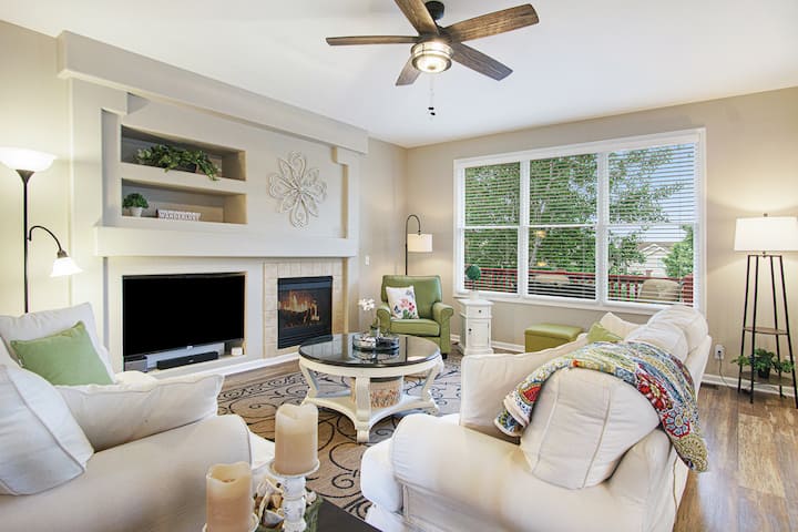 5br Ranch Retreat: Sleeps 10 - Bellevue, NE