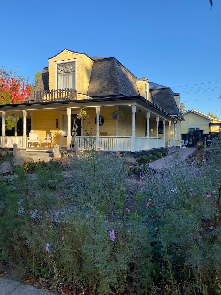 Beautiful, Historical Home Close To Everything! - Ellensburg, WA