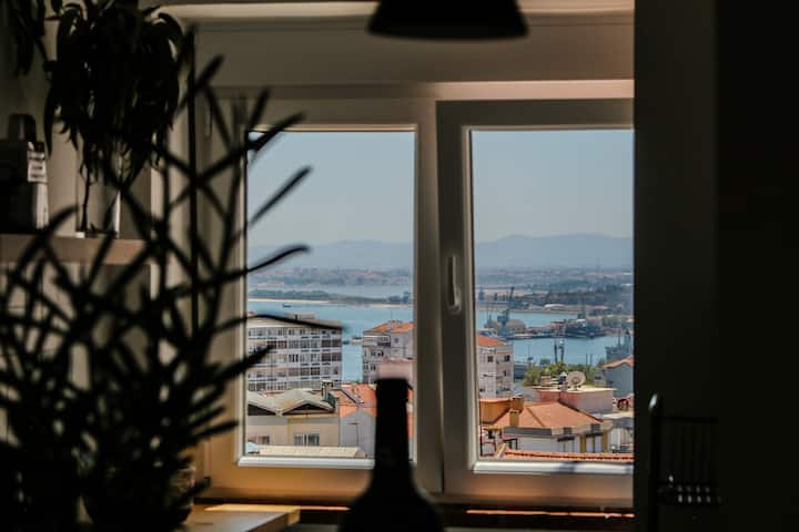 Os Dois Lados - Vue Sur Le Fleuve Et Lisbonne - Almada