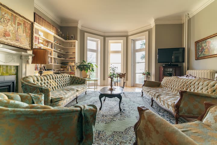 Lake View In The King Room Of A Castle - Goderich