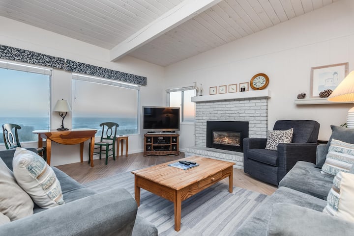 Oceanside, Restored, Vintage, Retreat In Cambria - Cambria, CA